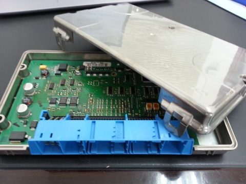 ECUのノイズ対策は塚田理研にご相談ください！放熱とEMC対策を両立する技術をご紹介 - 塚田理研工業株式会社